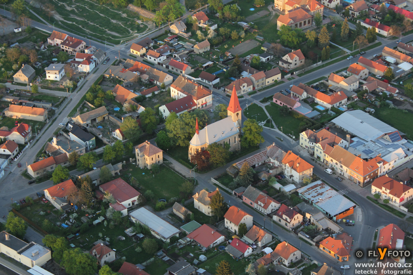 FLyFOTO letecká fotografie a video: Milovice