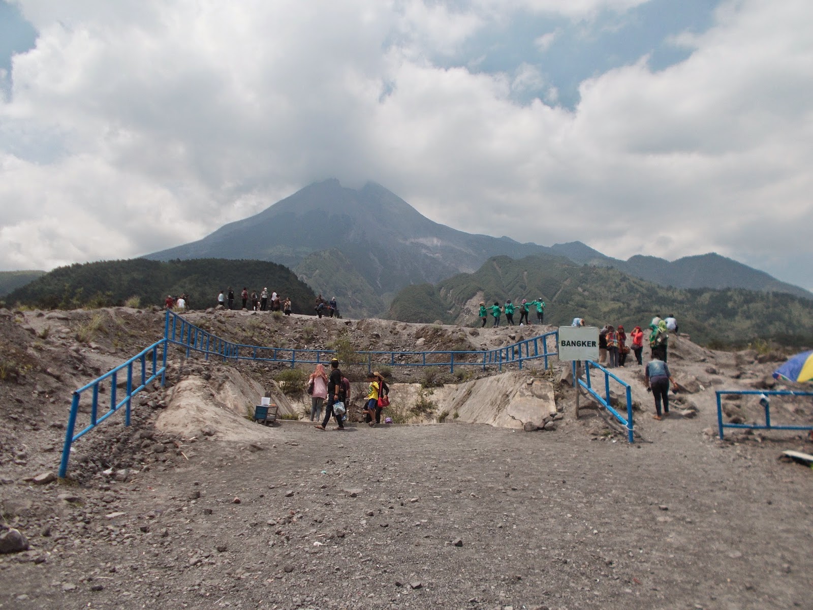 PAKET WISATA LAVA TOUR MERAPI DI YOGYAKARTA, PETUALANGAN WISATA JEEP ...