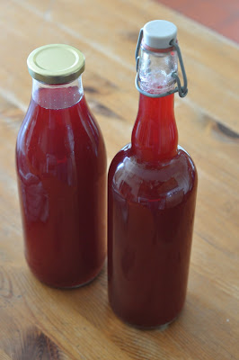 Stuff I make, bake and love: Quick and Easy Black and Redcurrant Cordial