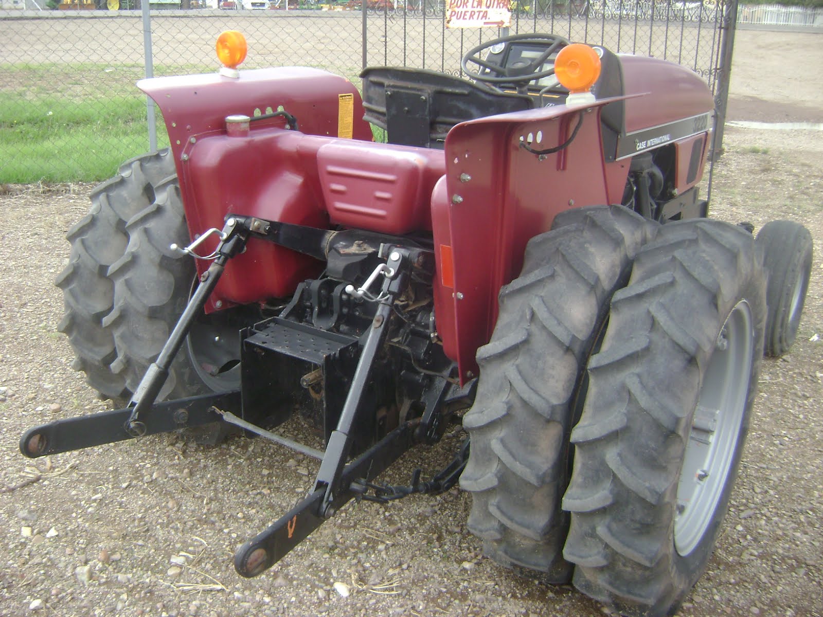 MAQUINARIA AGRICOLA INDUSTRIAL: Tractor Case International 3220 $10,000 ...