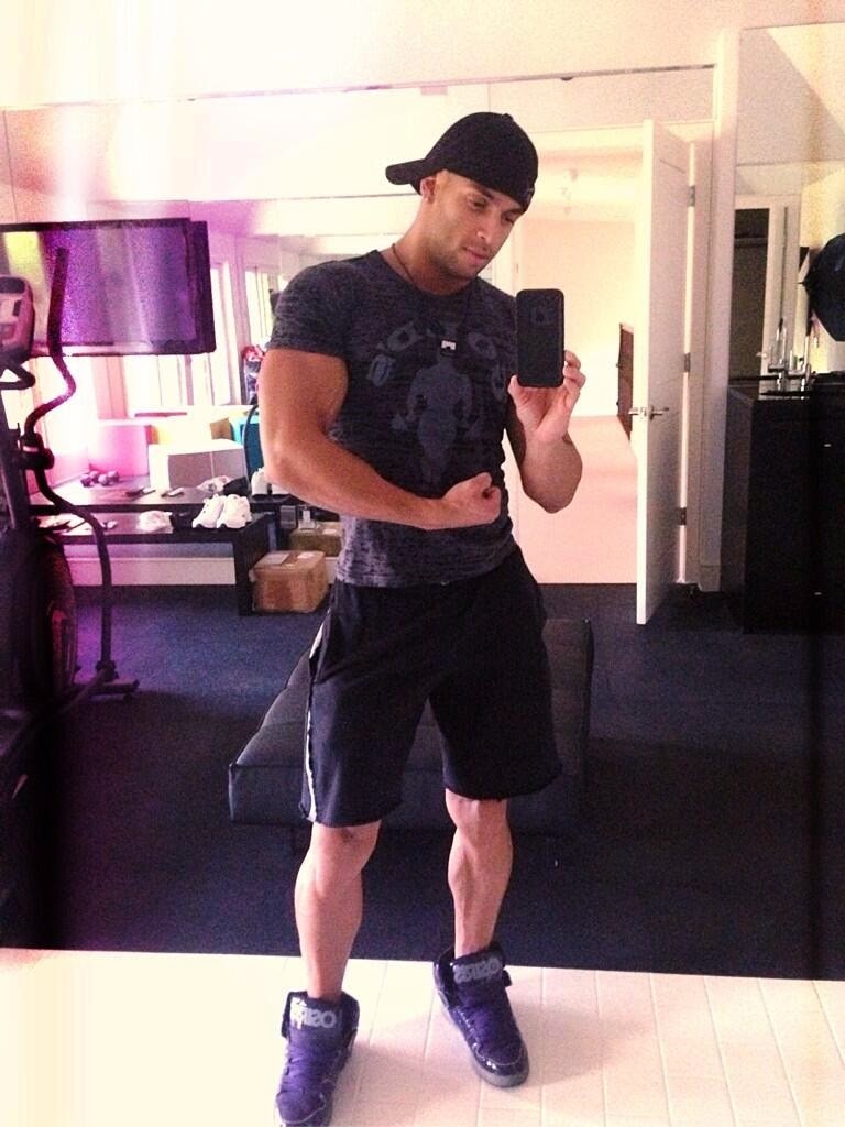 H M ZAK Blog: Selfies by SEAN ZEVRAN