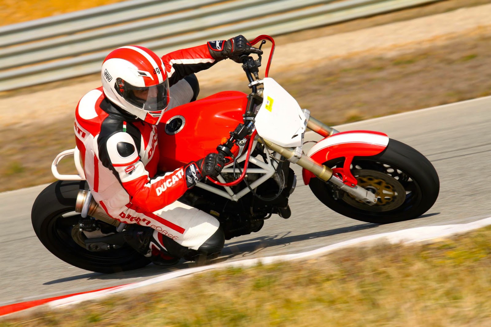 BUBBLE VISOR: Radical Ducati is still alive