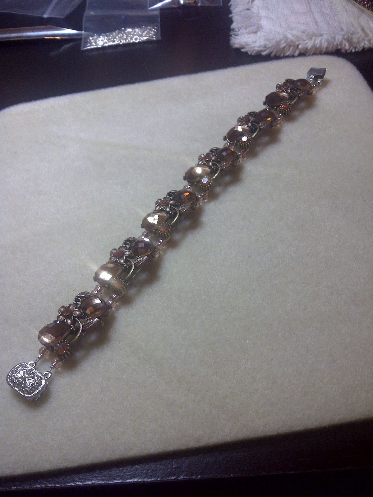 Emerald Hills: Tutorials on 'Bracket' Bracelets