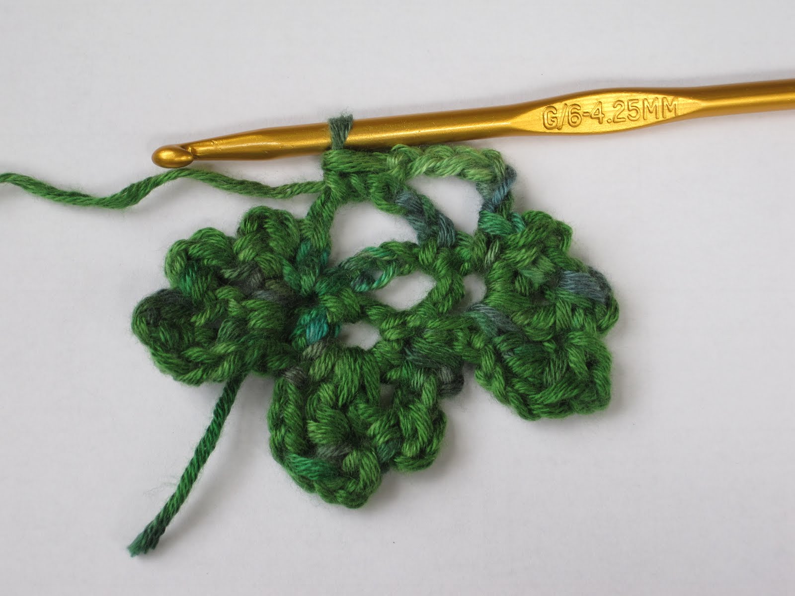 Mr. Micawber's Recipe for Happiness: Sweet Pea Scarf Pattern and Tutorial