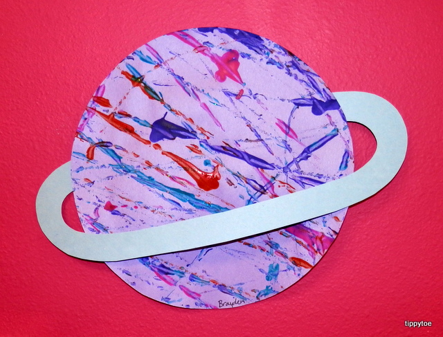 Tippytoe Crafts: Marble-Painted Planets