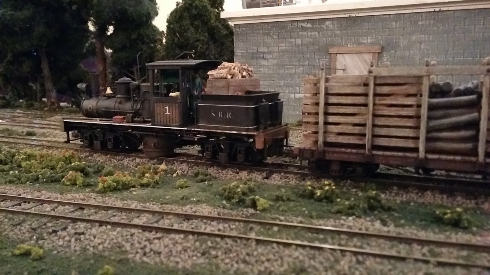 "Heavy Weather": On30 Bachmann Shay painted and weathered using acrylic ...