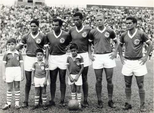 Álbum dos Esportes: Vavá, o "Leão da Copa"