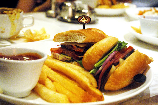 DUDE FOR FOOD: Food News: Diamond Hotel Opens The Lobby Lounge