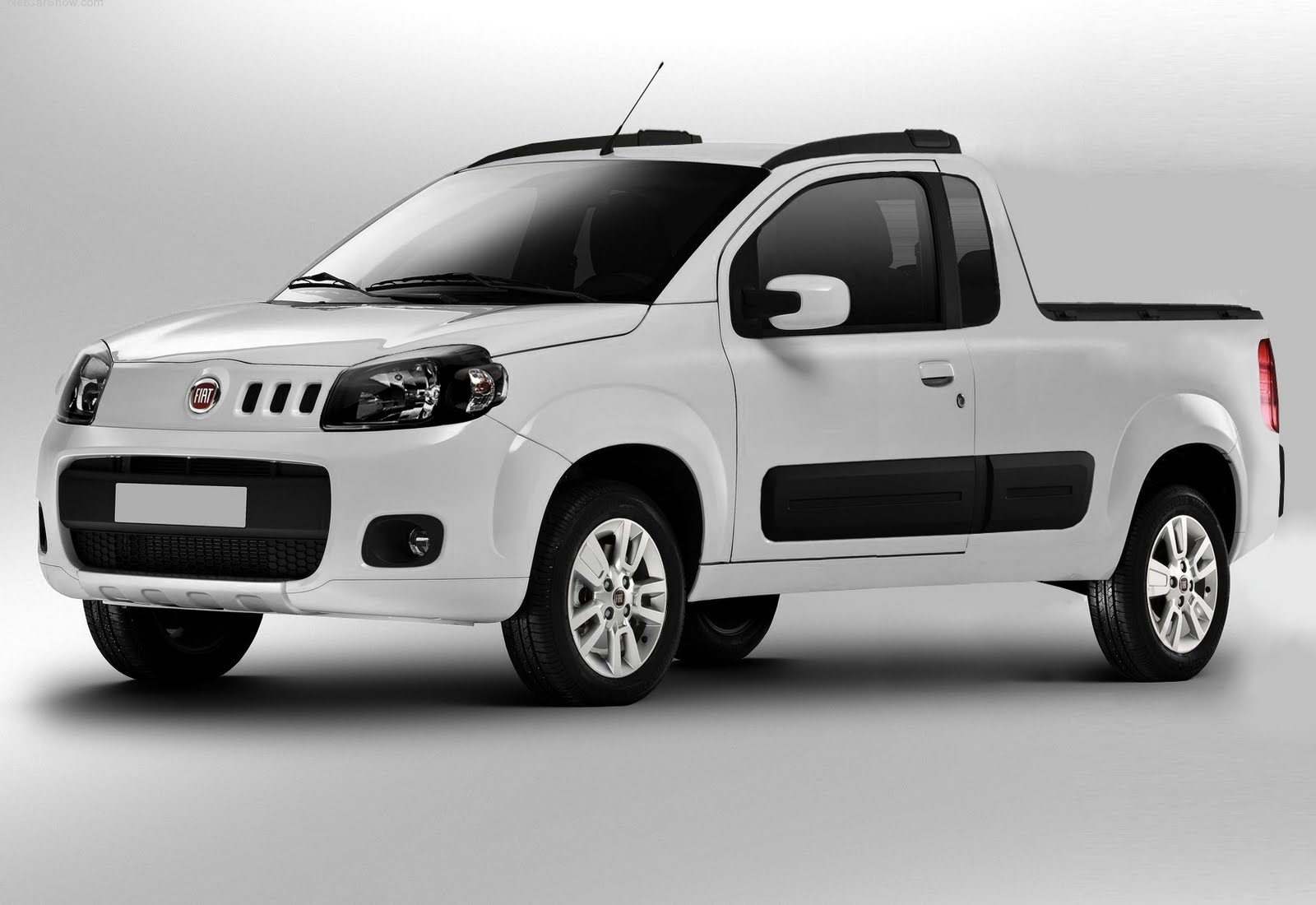 Arena Porco Aranha: Fiat lança Novo Strada Uno Edition , com a frente ...