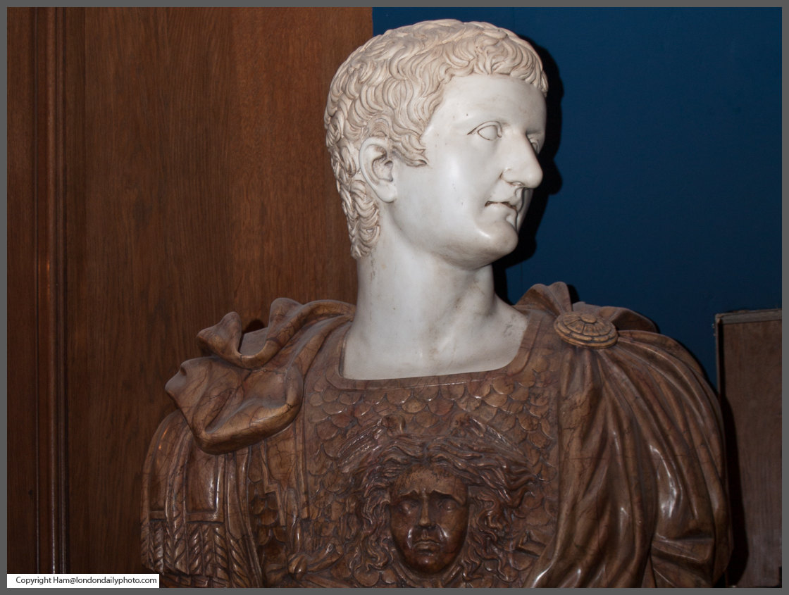 London Daily Photo: November 2012