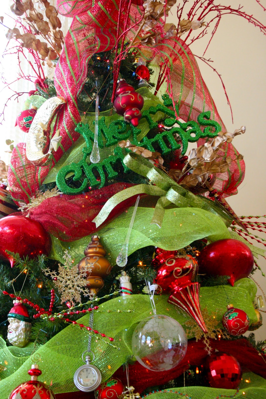 Brooklyn's Blog: Christmas Decorating on the Mountain