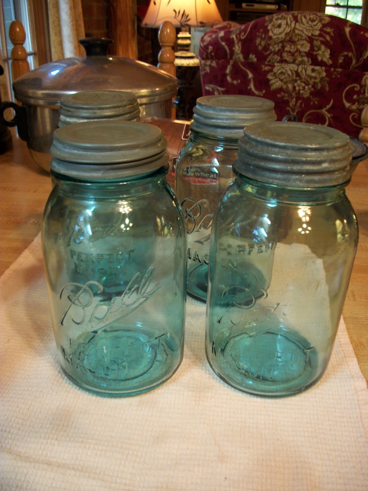 Henny Penny Lane: Washing jars