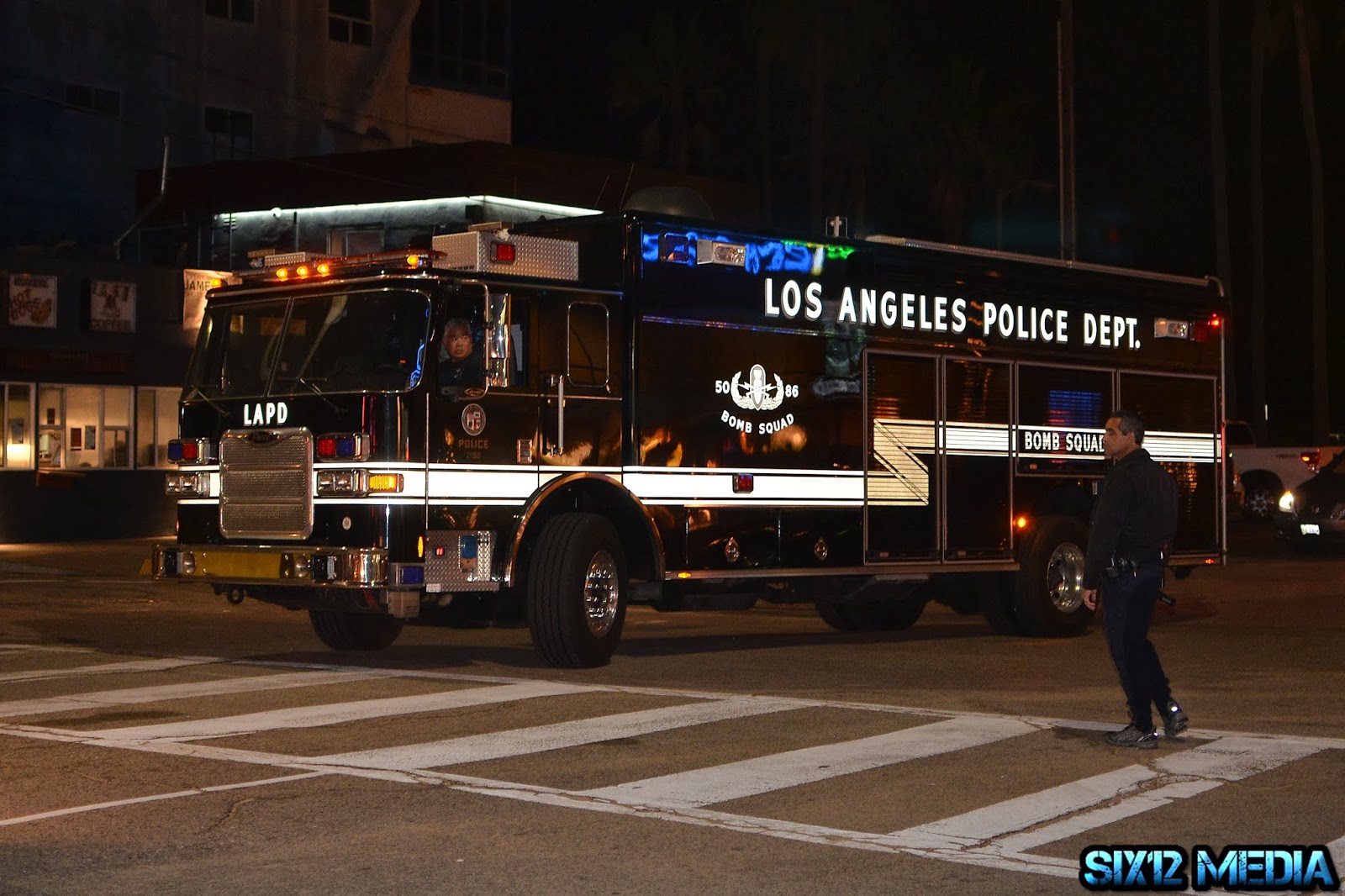 Six12 Media: LAPD Bomb Squad Detonates "Suspicious Package" in Venice Beach