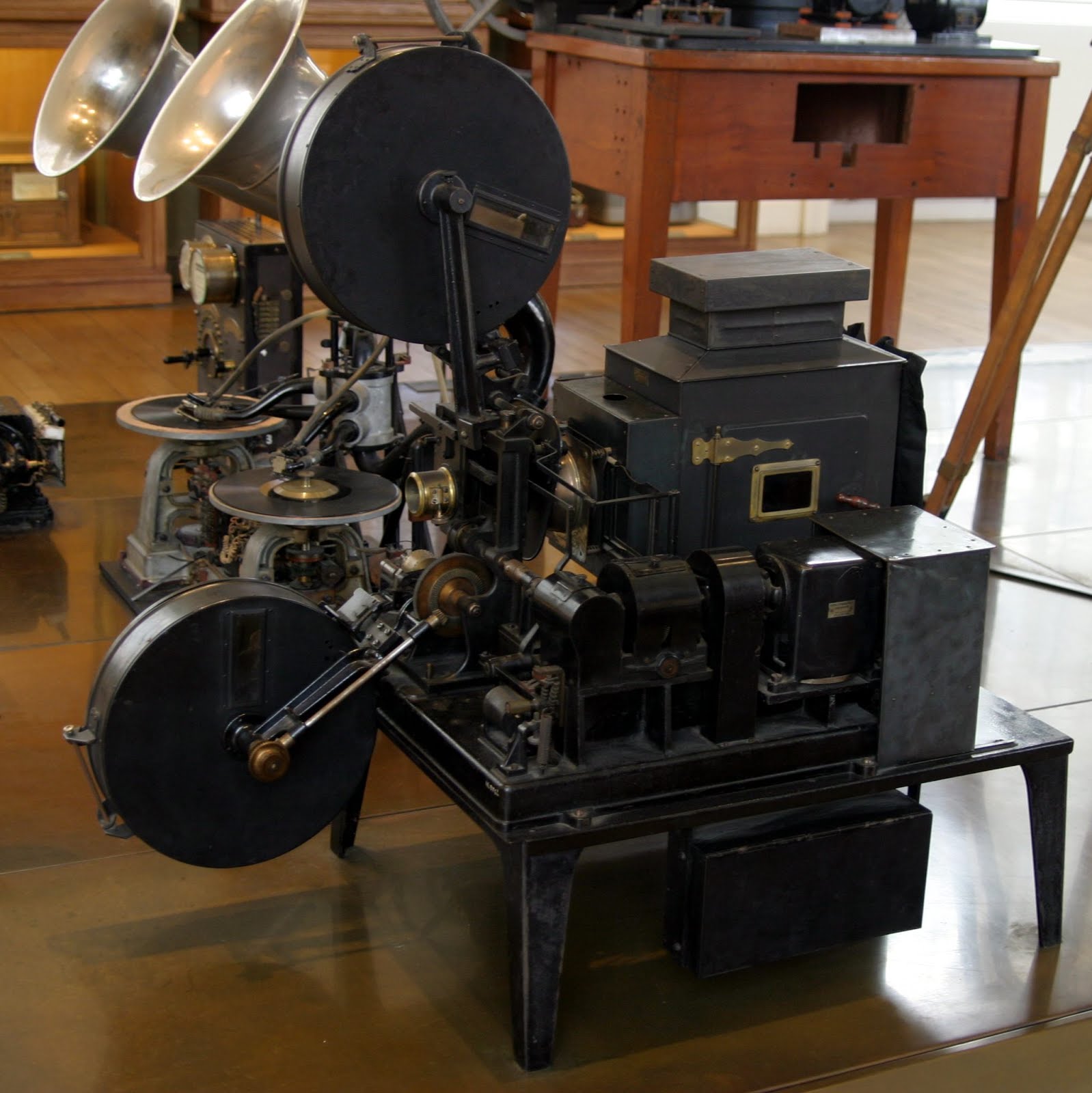 Licencjonowany Przewodnik po Paryżu Ewa i Michał Jaworski: Magia kina