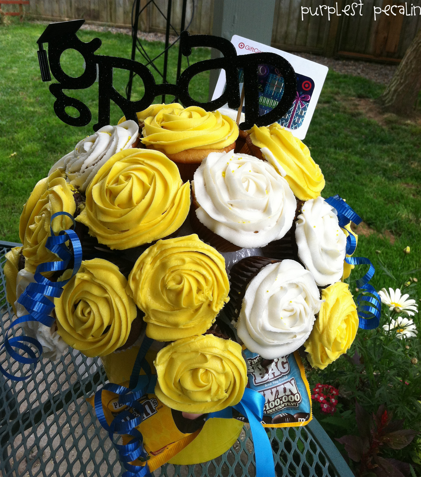 Purplest Pecalin: Graduation Cupcake Bouquet [How To Tips, too!]