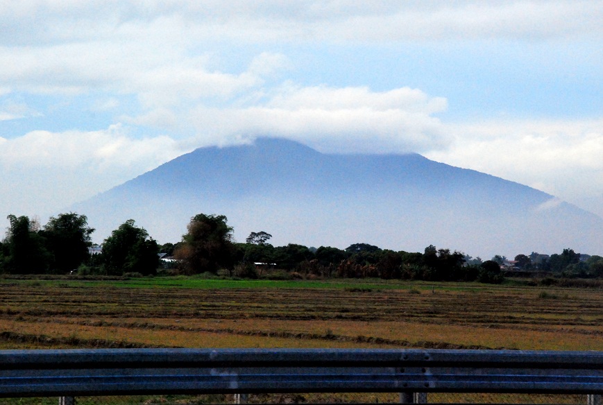 Philippines Place: Mount Arayat