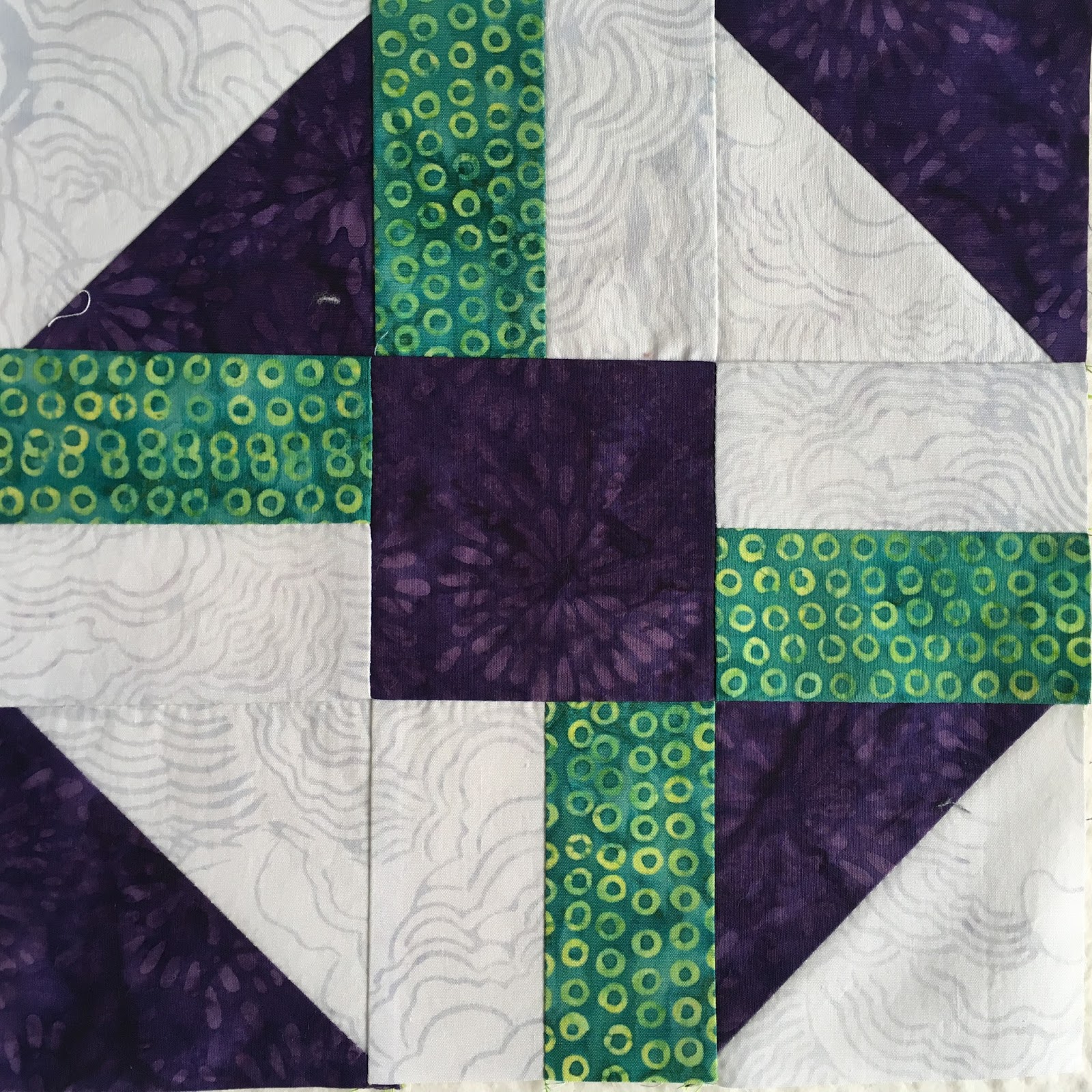 PamelaQuilts: Split Square Alternate block Three - Flitter