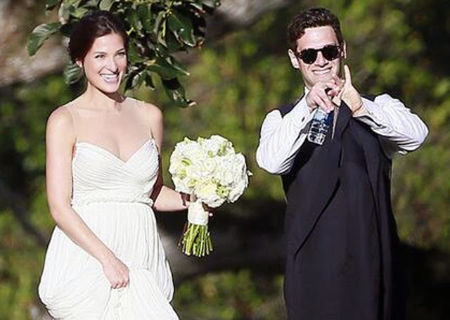 Justin Bartha Lia Smith