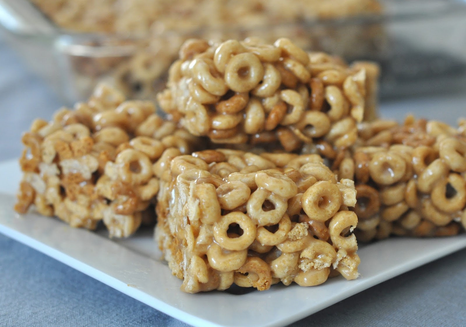 Peanut Butter Cheerio Bars | Mennonite Girls Can Cook | Bloglovin’