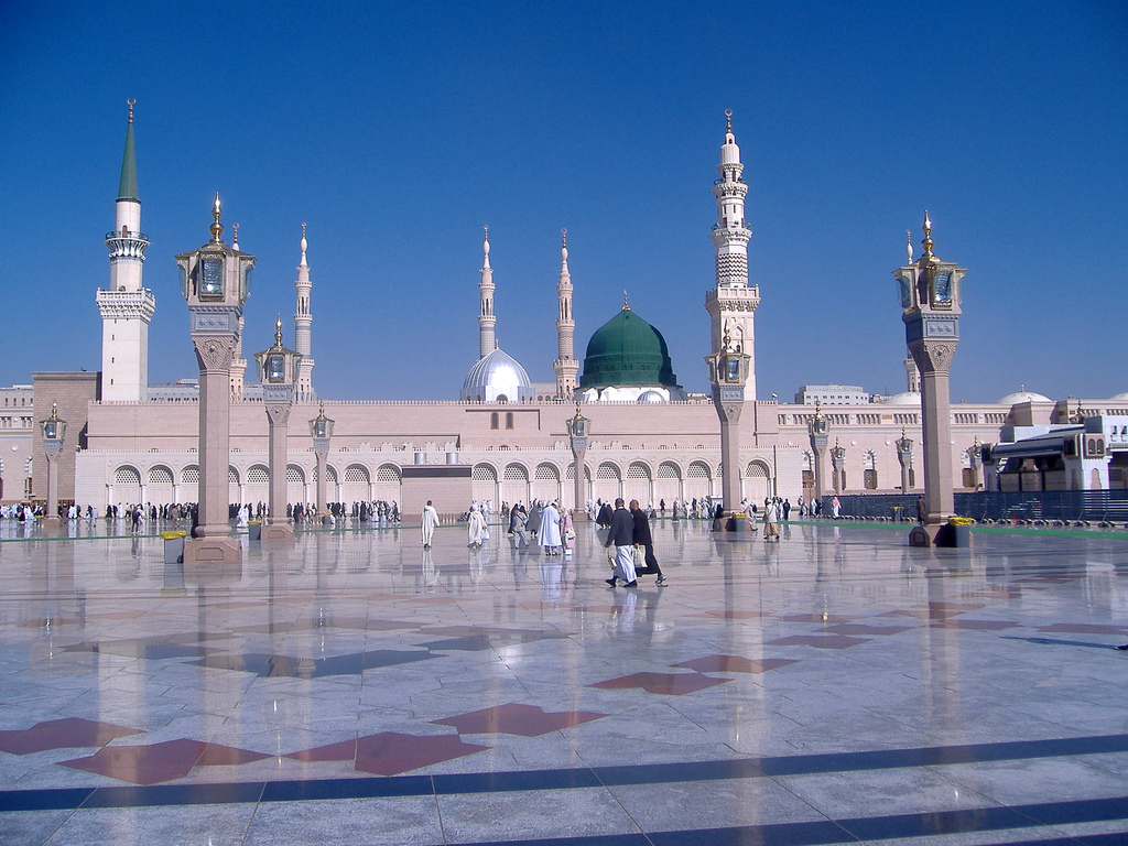 Top 5 Beautiful Mosques Wallpapers - Islamic Wallpapers, Kaaba, Madina ...