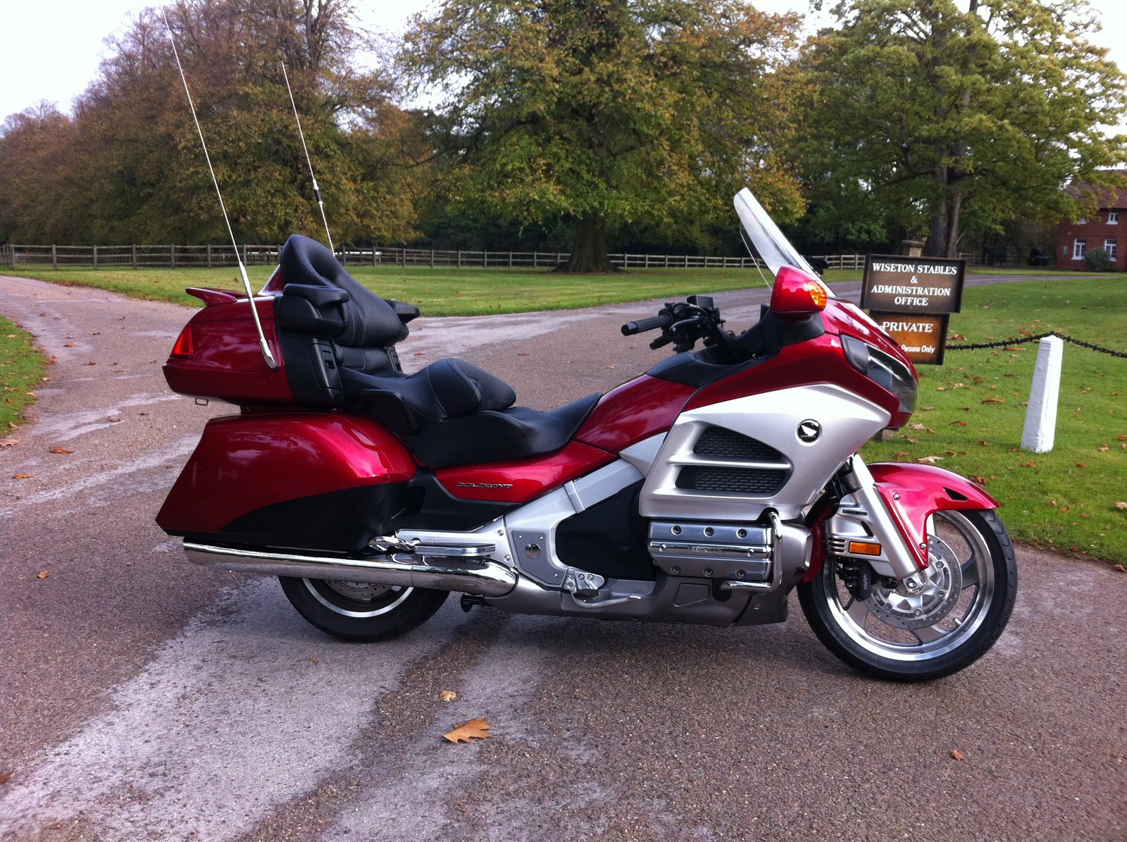 HILL SHIPPING WWW.HILLSHIPPING.COM: 2012 HONDA GL1800 CANDY RED GOLDWING