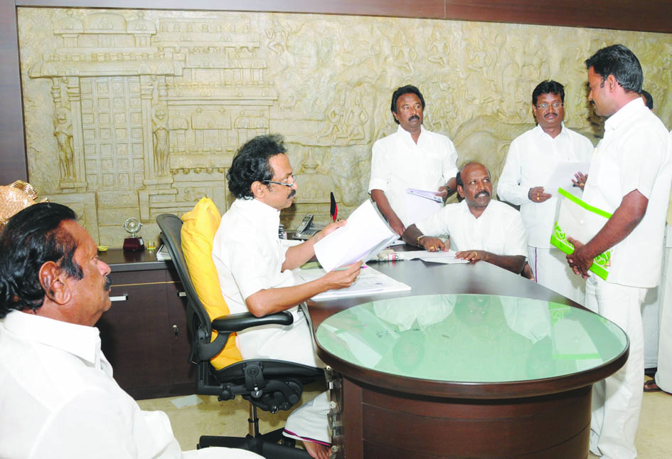 .: DMK Youth Wing: Building From Below And Imparting Ideological ...