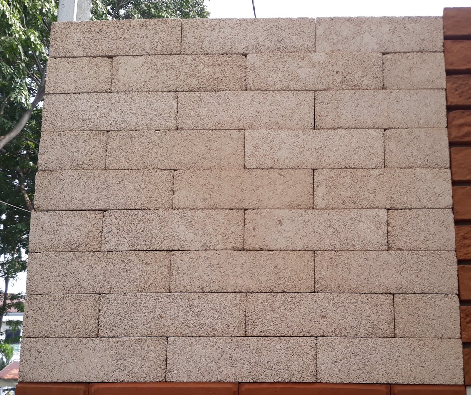 Bata Tempel dan Bata Expose Kelapa Gading