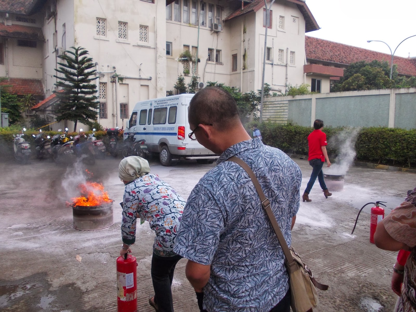 RUANG PRAKTEK BEDAH - DOKTER RAMZI SPB (K) V: Saat Pelatihan Alat ...