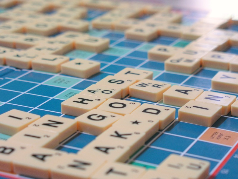 微笑 Smile SenYuMan: Playing Scrabble (Sahibba in Malay)