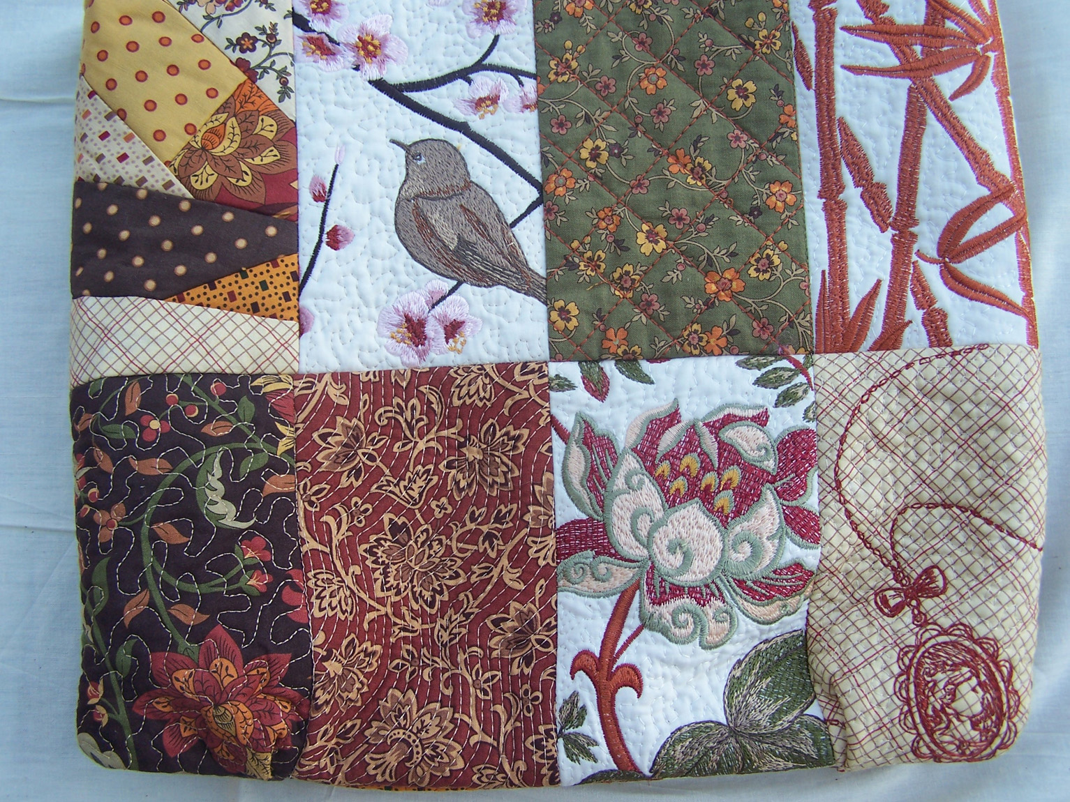 Treasures-n-Textures: Machine Embroidery Patchwork Tote