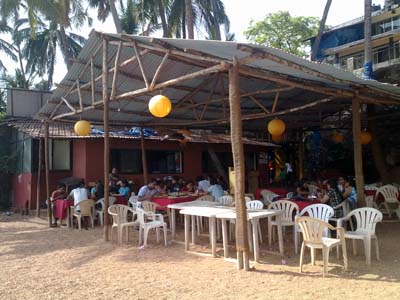 Amazing Goa: Sea Pebble, Restaurant - Dona Paula