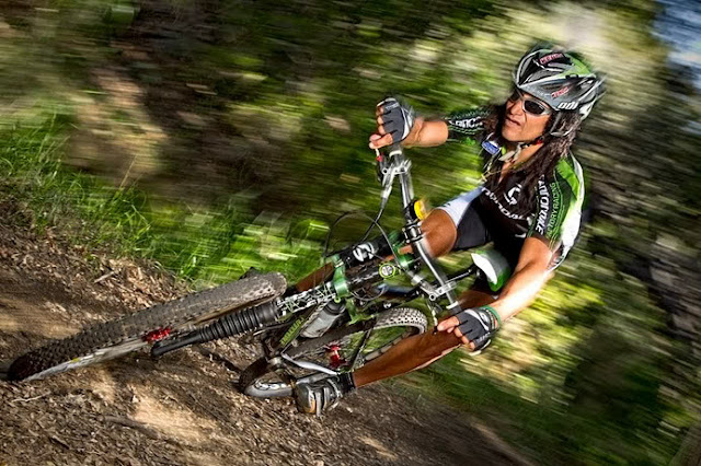 TINKER JUÁREZ ESTARÁ EN TITÁN VILLUERCAS - MTBYMAS