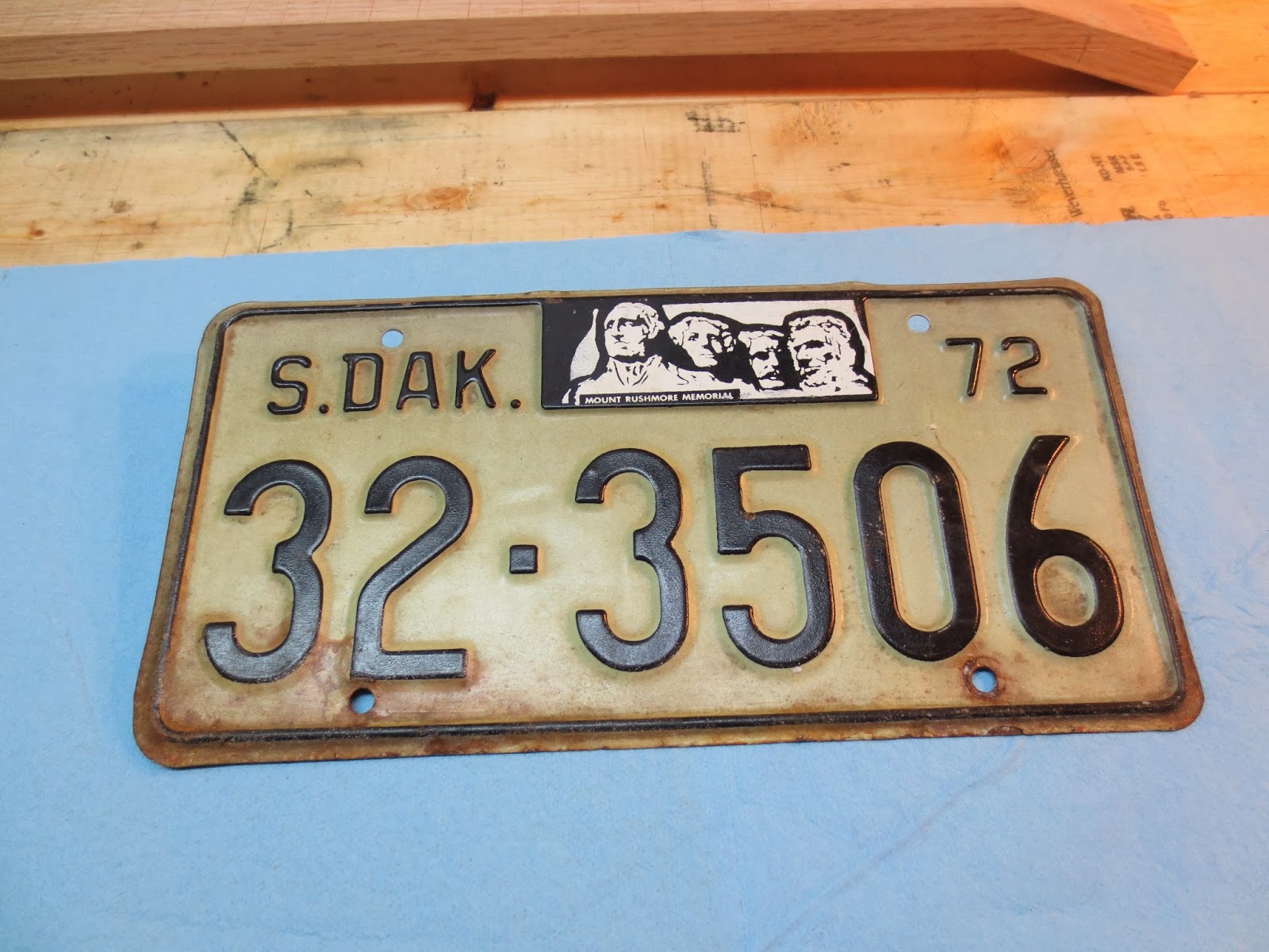 Ricks Cigar Box Guitars: My License Plate Guitar Build