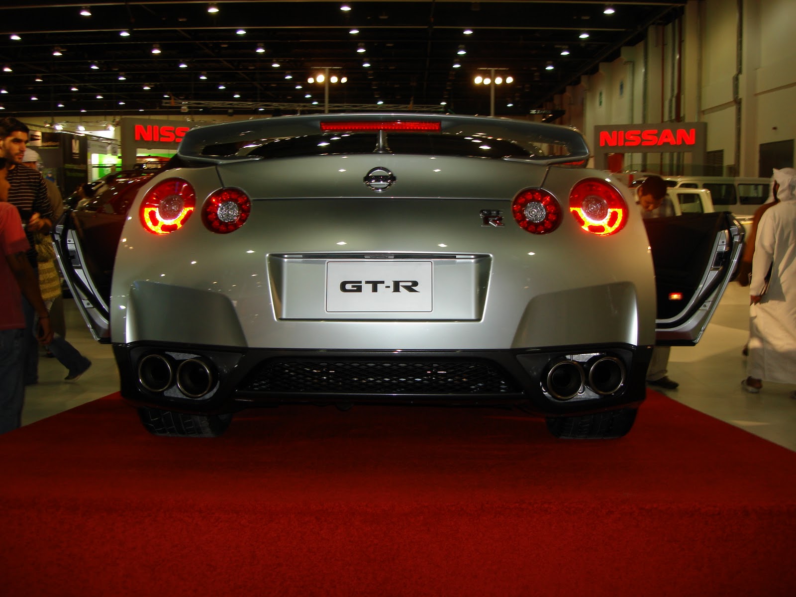 carsganster: Nissan GTR