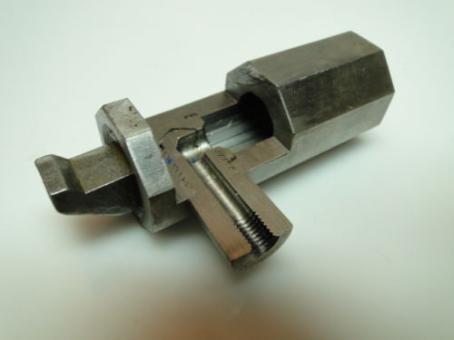 robertlouiswhite: photos: Cutaway of a muzzle-loading breech