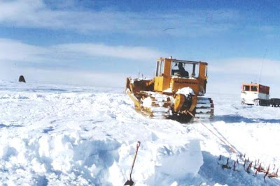 Recovery of an airplane buried in the ice - STATIONGOSSIP