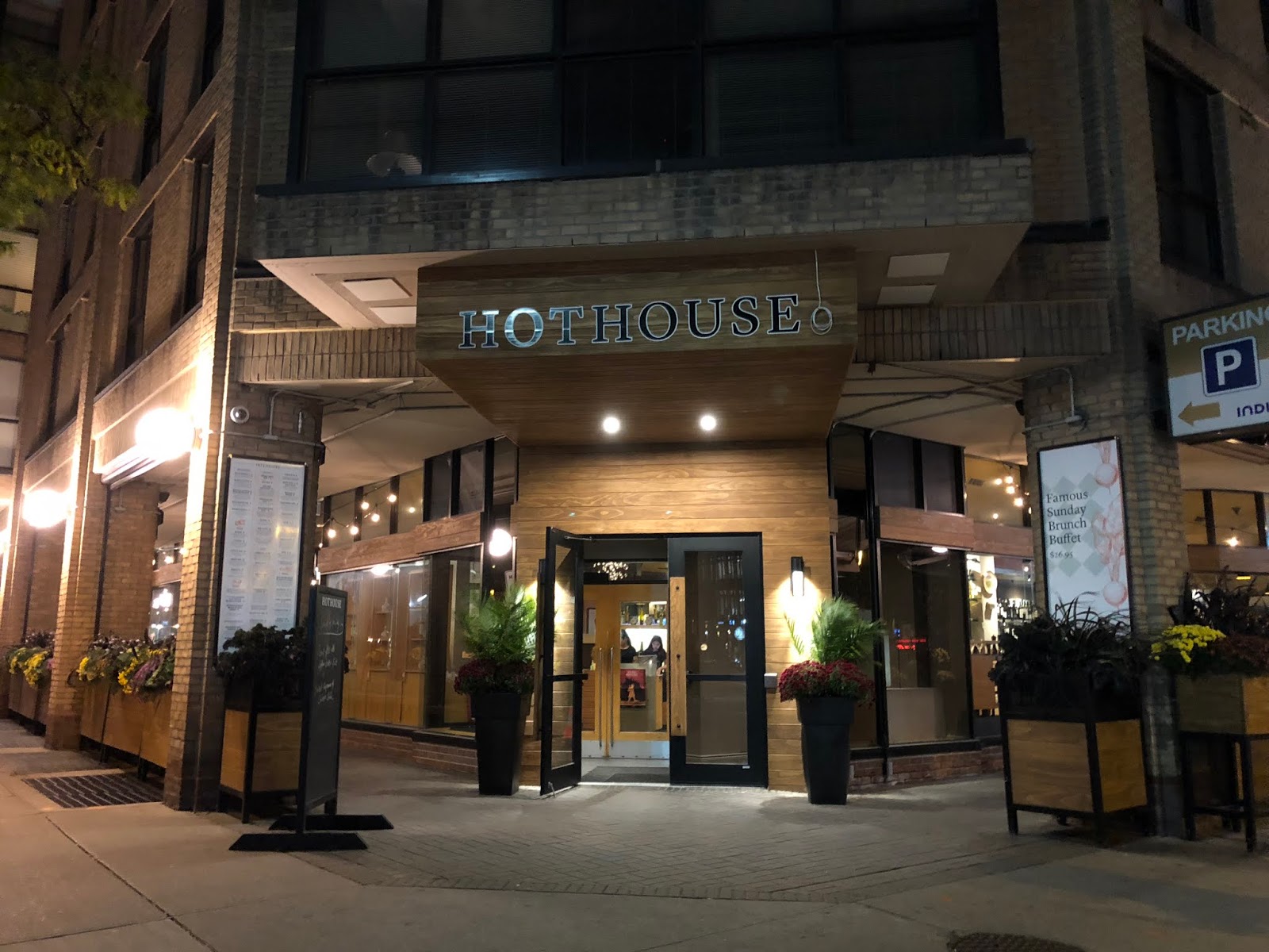 Teena in Toronto: The Hot House Restaurant & Bar, Toronto, ON