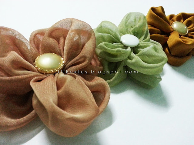 CARA BUAT BUNGA DARI FABRIK / KAIN | Siti Kektus