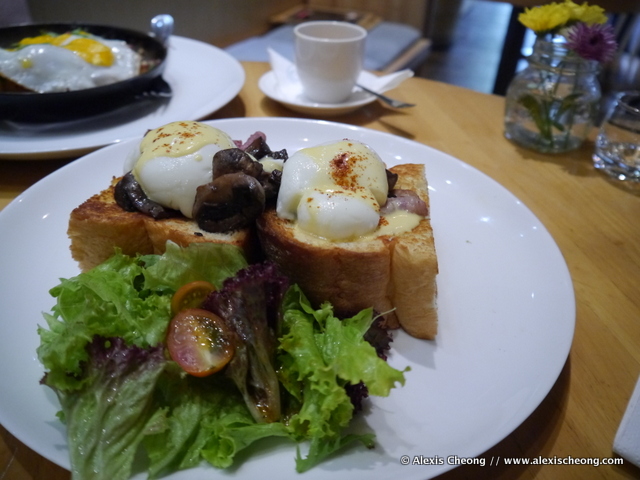 Food Review: Hummingbird Eatery at 14 Jln Progo, Bandung Indonesia ...