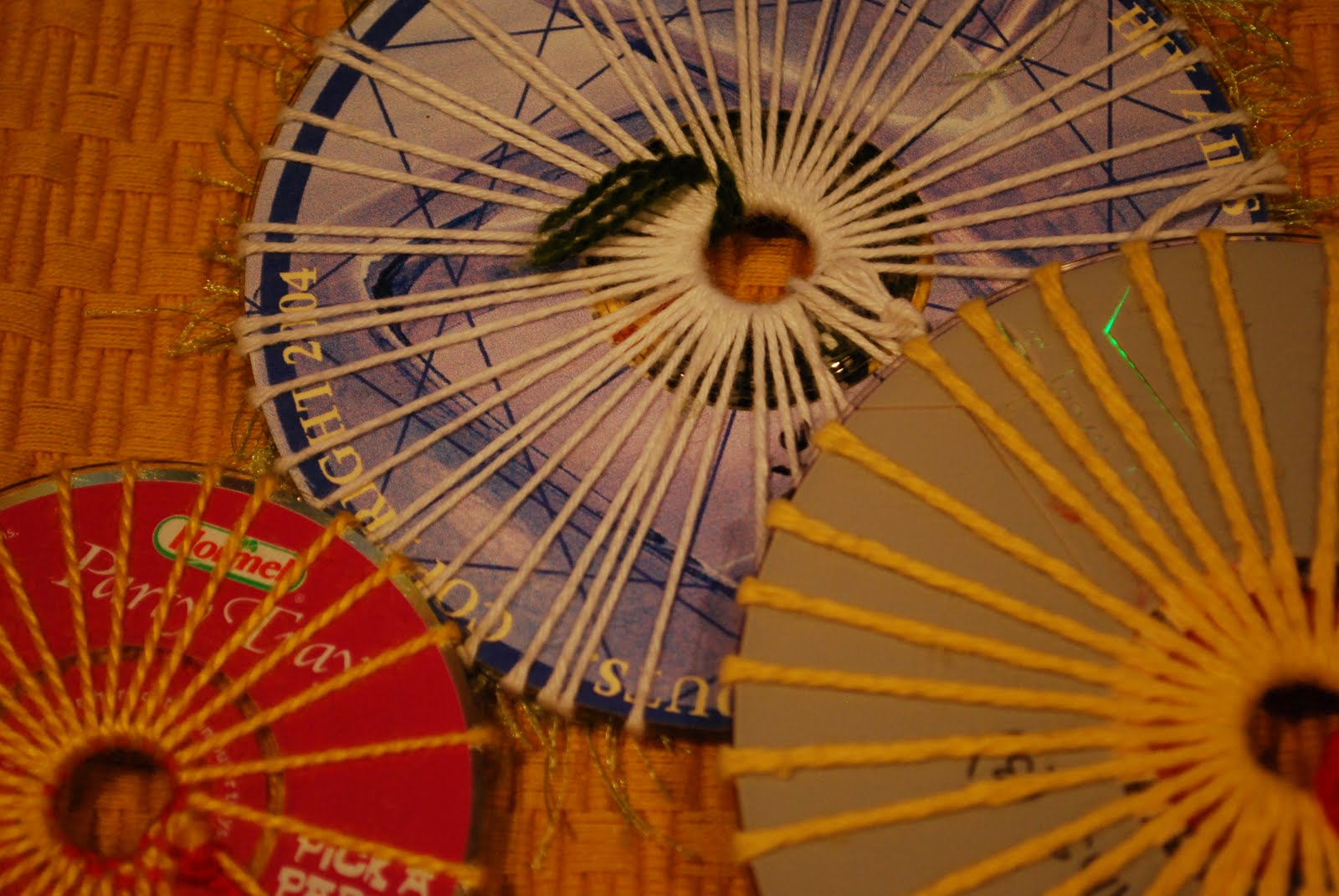 Make It... a Wonderful Life: CD Weaving Tutorial