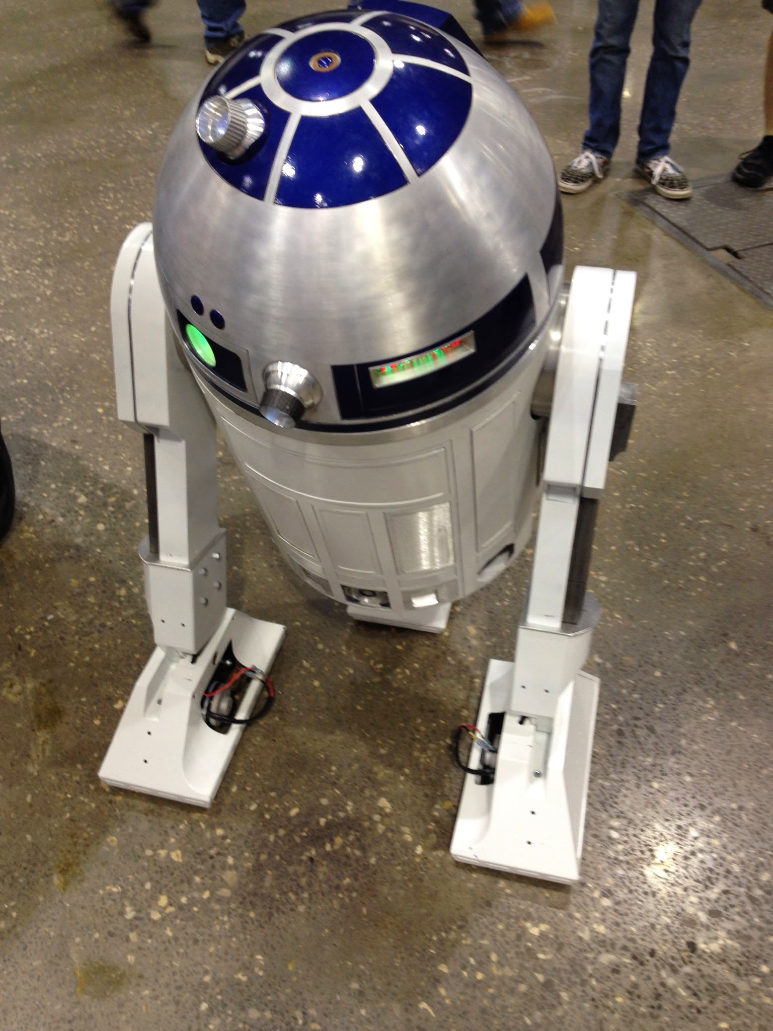 Brandon's R2D2 Build!!!