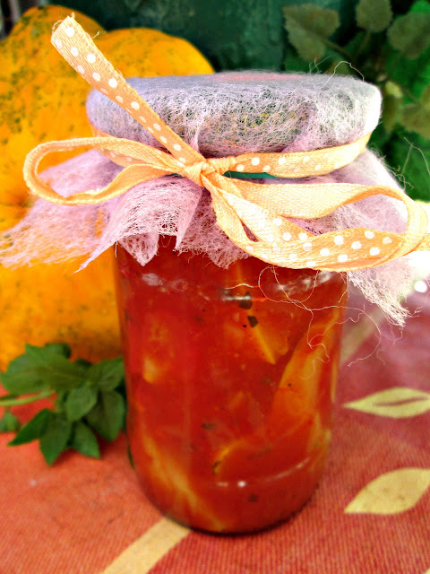 Patisony w pomidorach z bazylią do słoików na zimę | Tradycyjna kuchnia