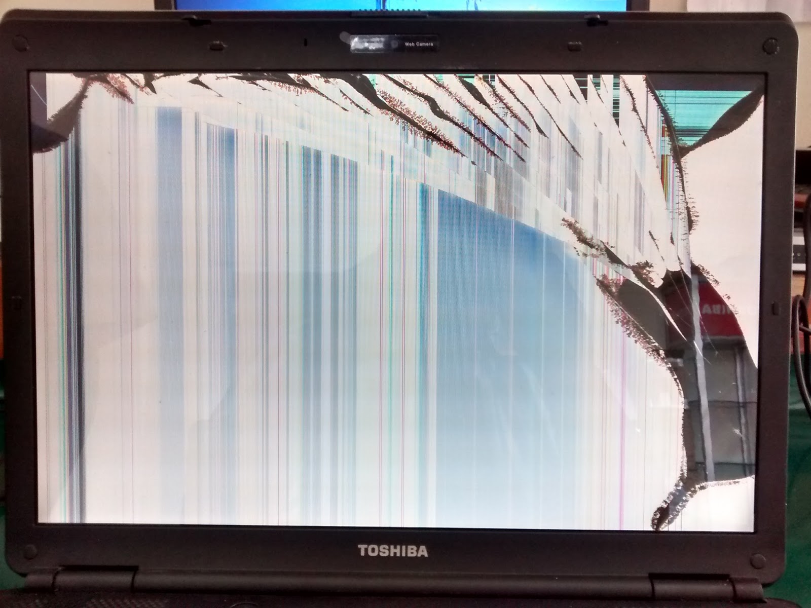 Beberapa Jenis kerusakan Lcd Laptop - Service Laptop Jogja