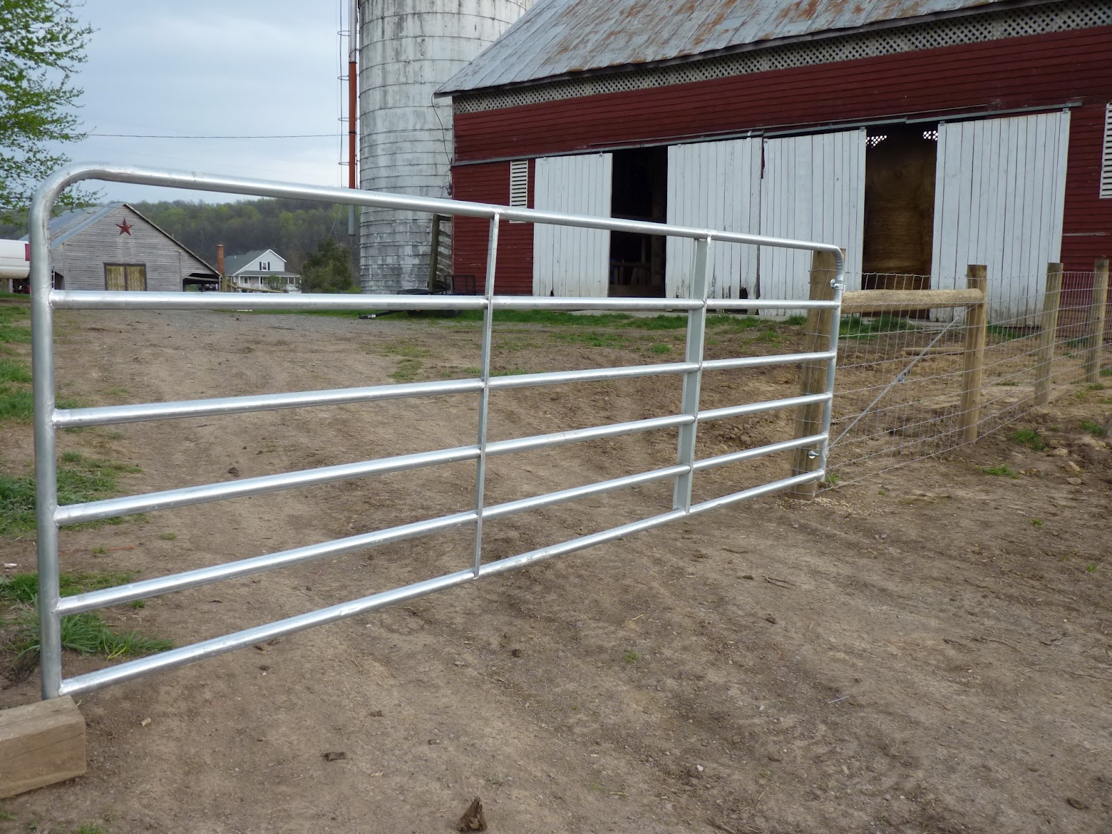 Mountain Glen Farm Journal: Farm Gates