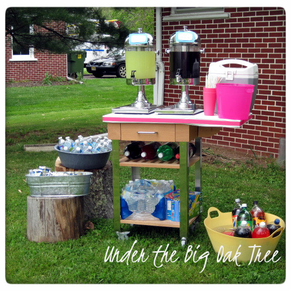 Under the Big Oak Tree: Party Tip: Setting up a Beverage Station