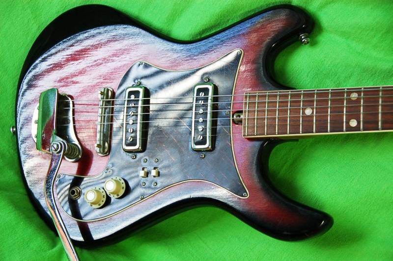 Canadian Vintage Guitar Hunt: Vintage 70's SATURN Electric Guitar