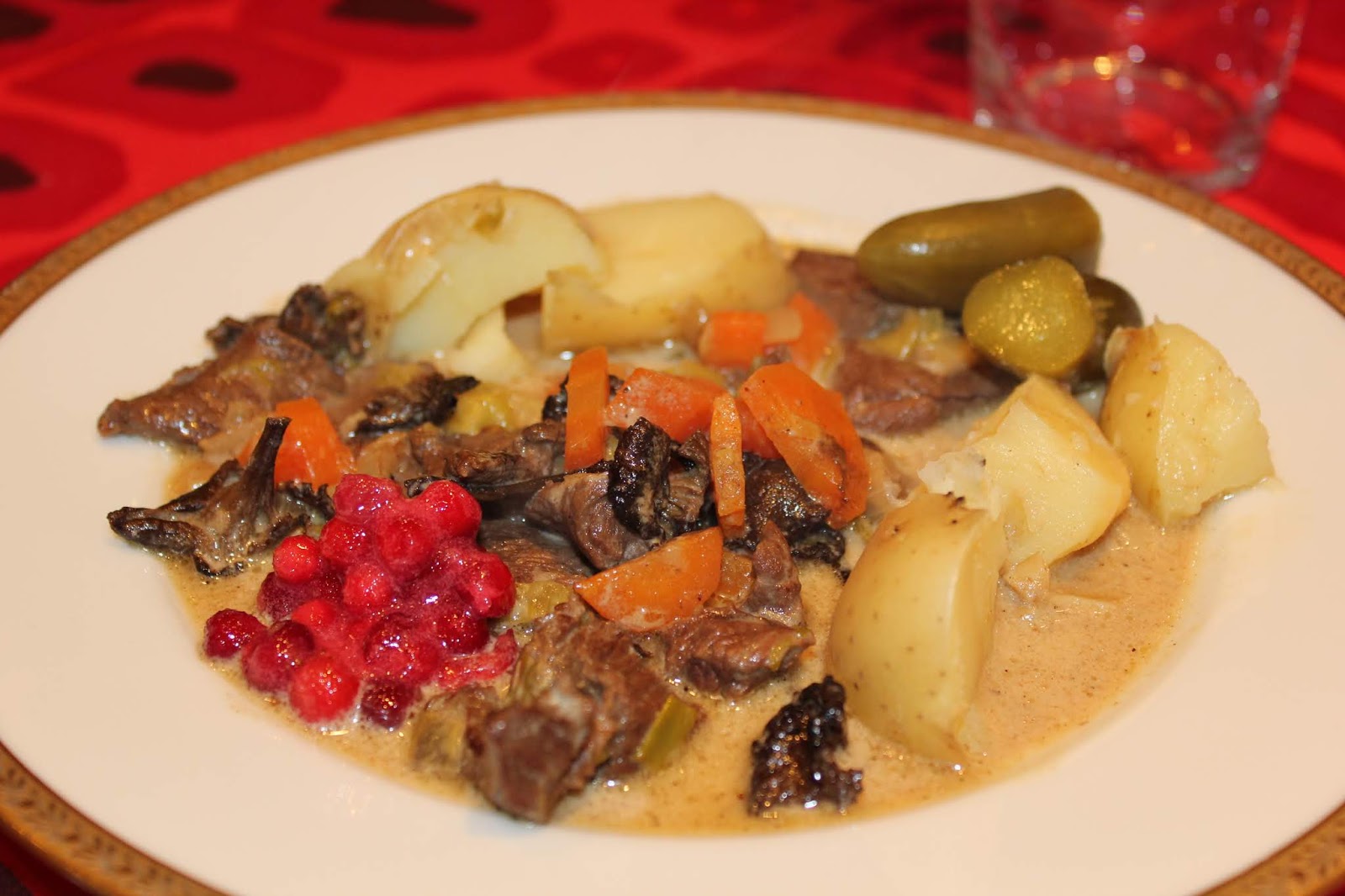 Mamma Britas matblogg: Hjortegryte med kantarell og løk