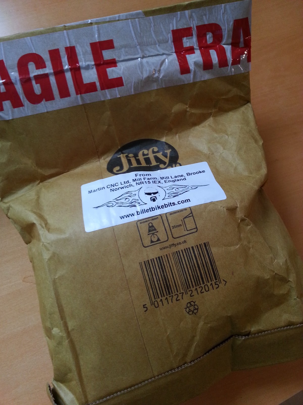 Pärinää! Blogi päristimistä: Yllättävä postipaketti