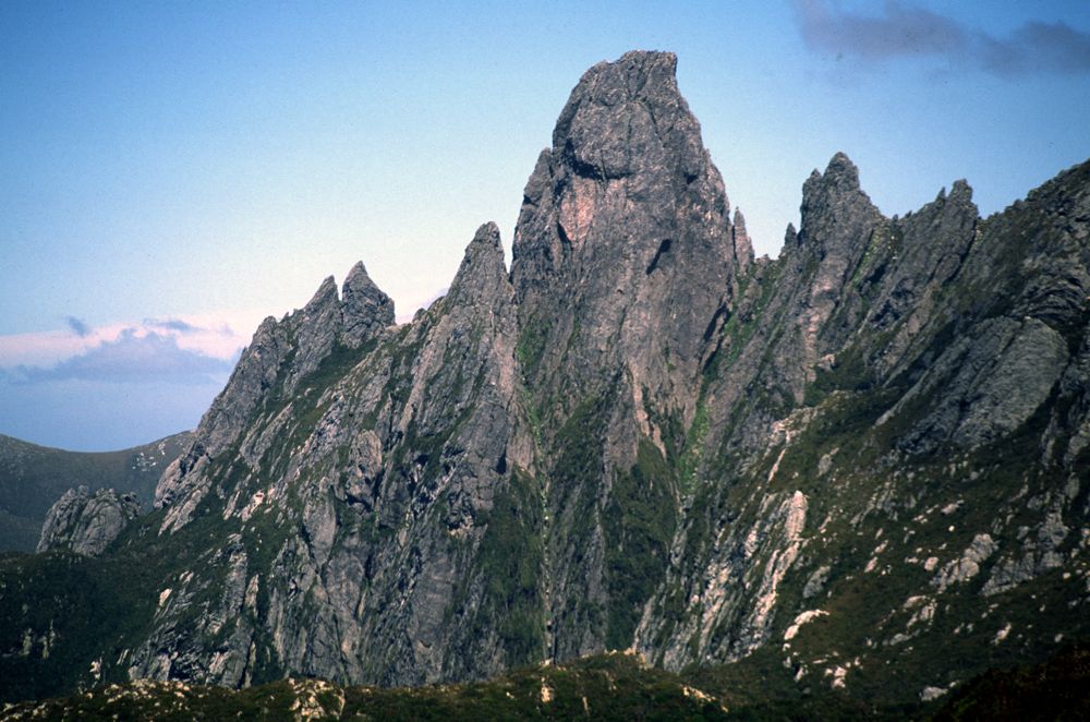 The Climbing Obscurist: Bungonia and Bare Rock: Agony and Ecstasy.
