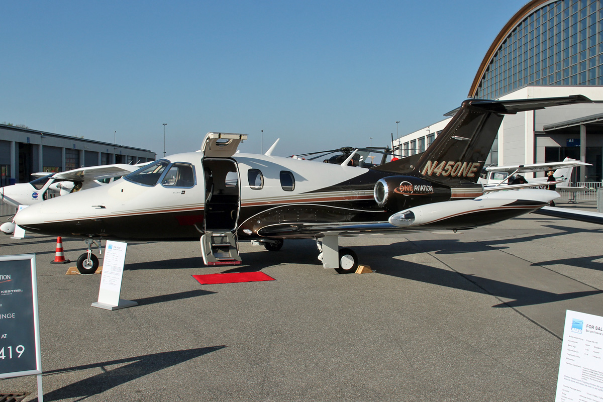 Eastwings: Eclipse 550 * Eclipse Aerospace Inc. * One Aviation c/s * N450NE